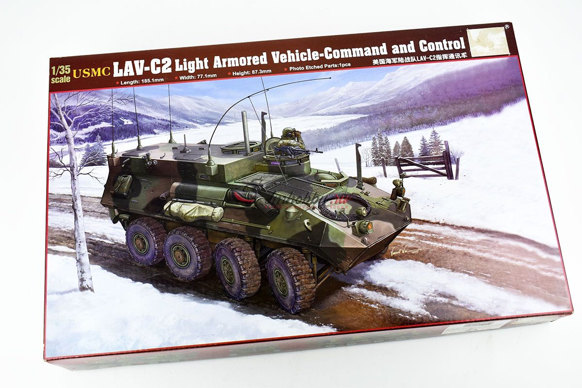 USMC LAV-C2 Armored Vehicle-Command and Control масштаб 1:35 Tрубач TR00371