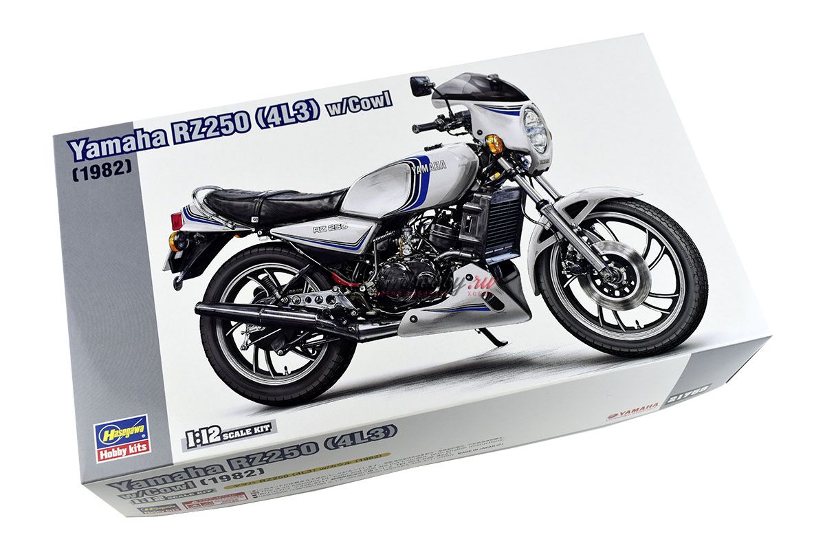 Yamaha RZ250 (4L3) w/Cowl 1982 масштаб 1:12 Hasegawa HS21758